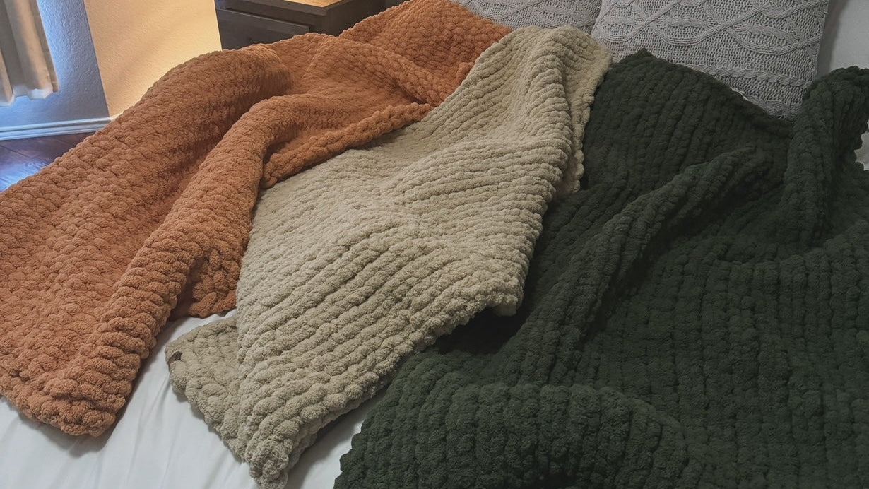 Solid Color Blankets – Isla & Blue | Gift Boutique